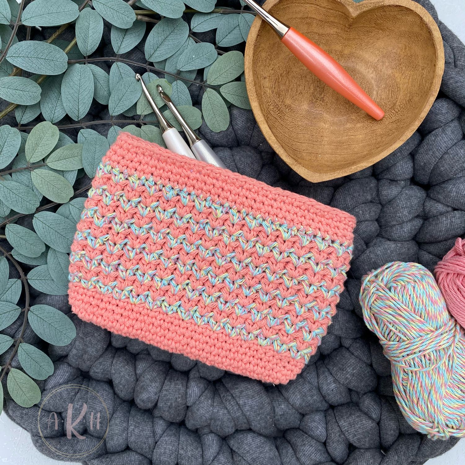 Hallie Zipper Pouch - A Knotty Habit Designs